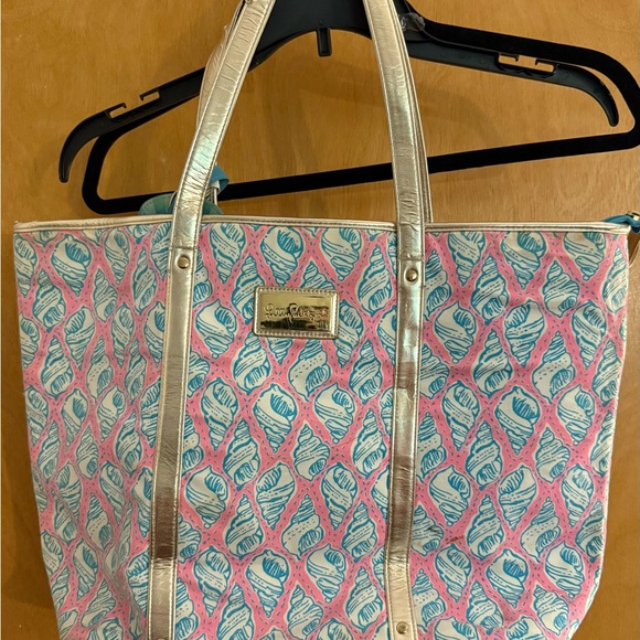 Lilly Pulitzer | Bags | Lilly Pulitzer Pink And Blue Sea Shell Pattern ...